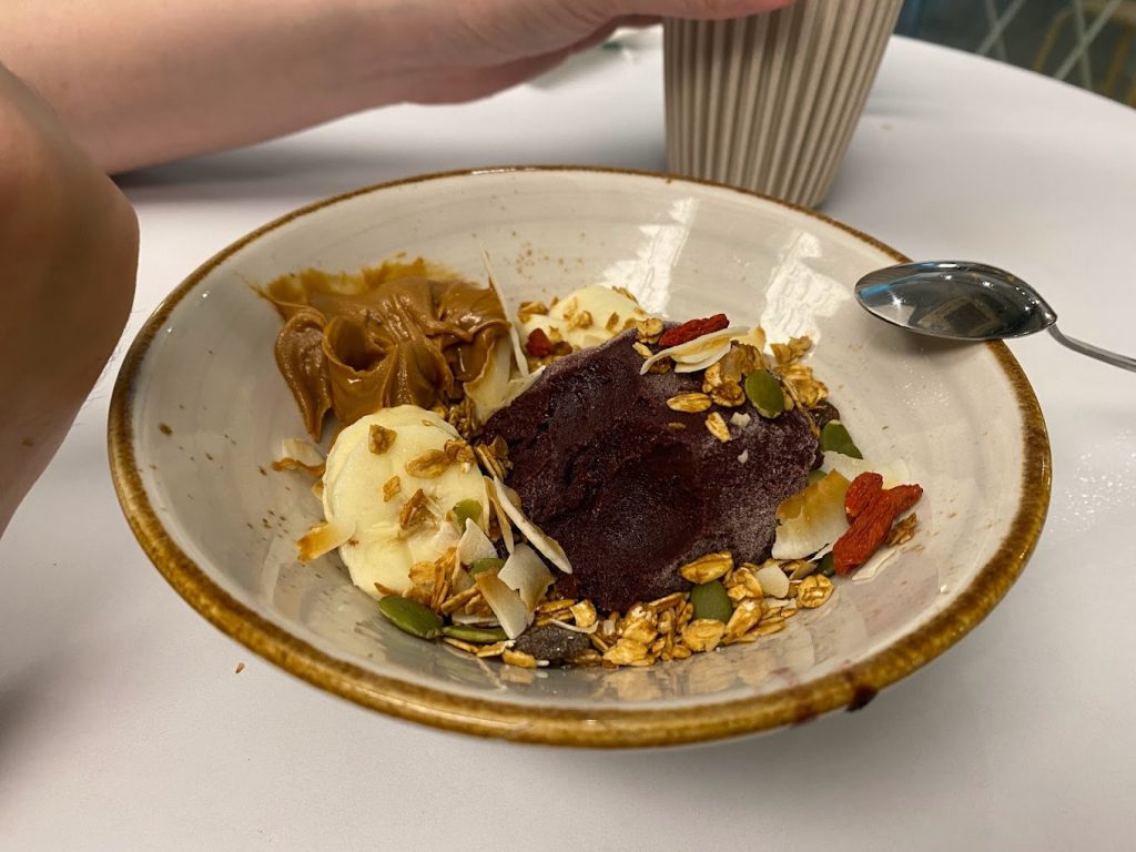 Top 10 Pet-Friendly Cafe in Singapore - Best Pet Cafe